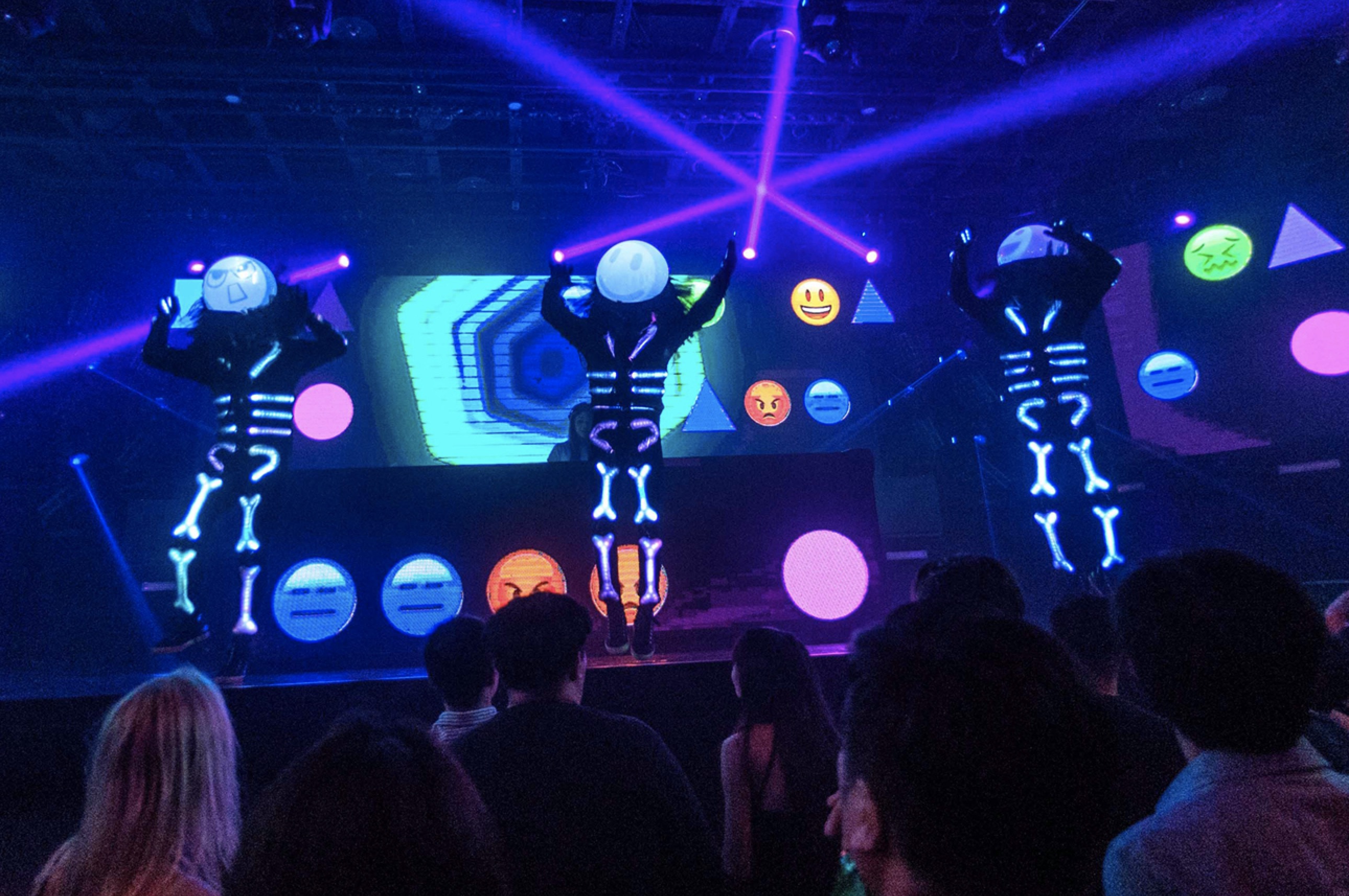 Magic LED light bulb